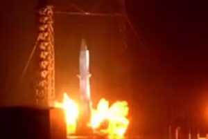 Un razzo della Blue Origin esplode durante un test in Florida - Agenpress